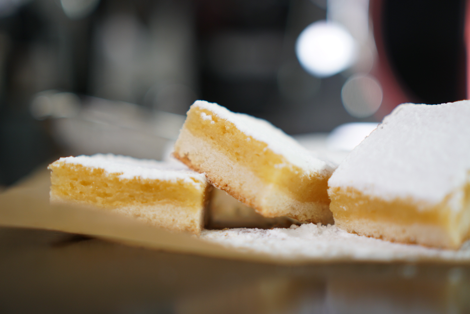 Recette des Carrés sablés au citron ou lemon squares - HerveCuisine.com